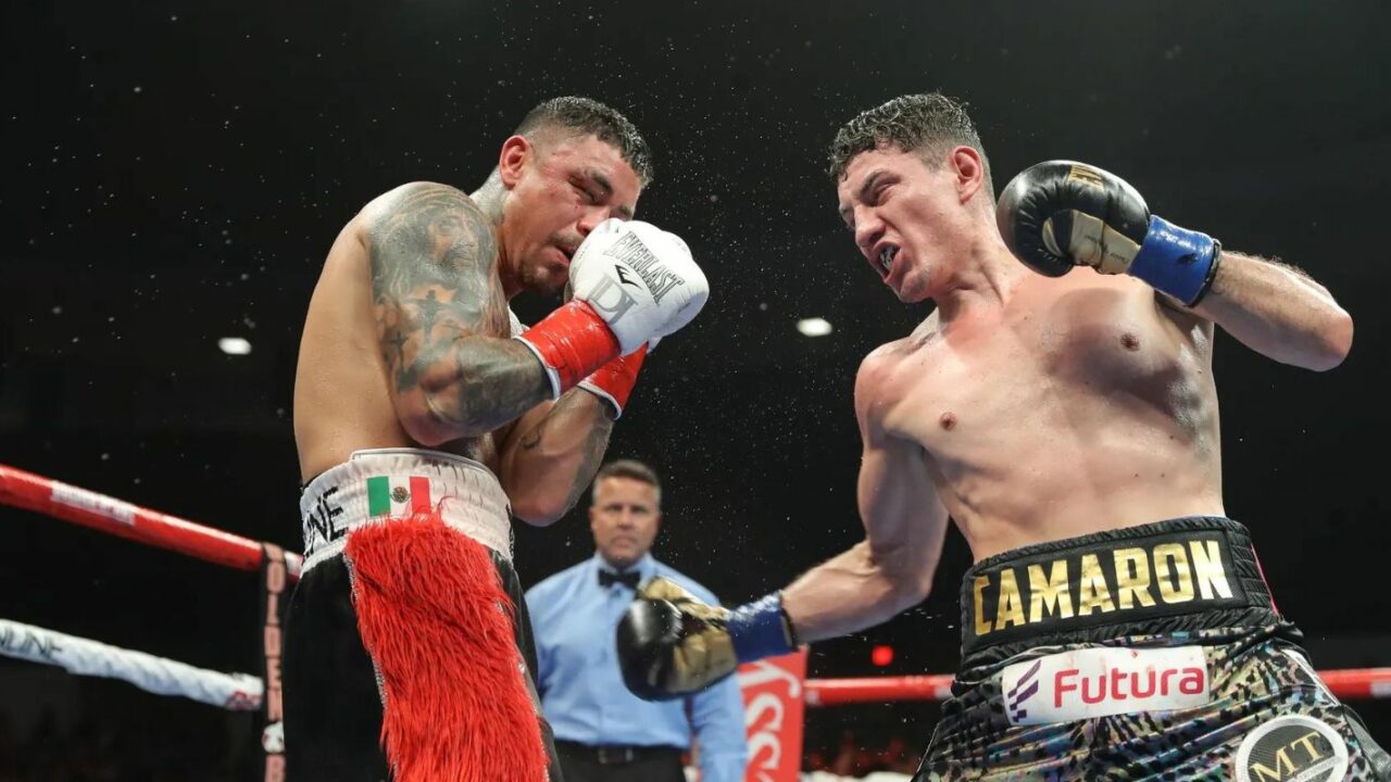 Record Broken For Most Punches Thrown In A Lightweight Fight