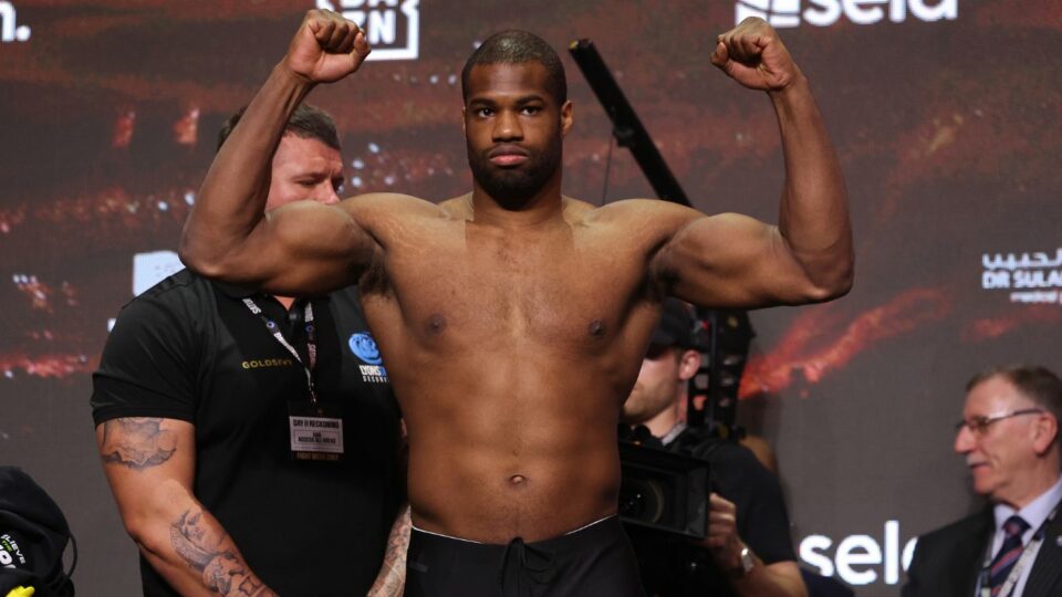 Sam Bowen Becomes The New British Super Featherweight Champion